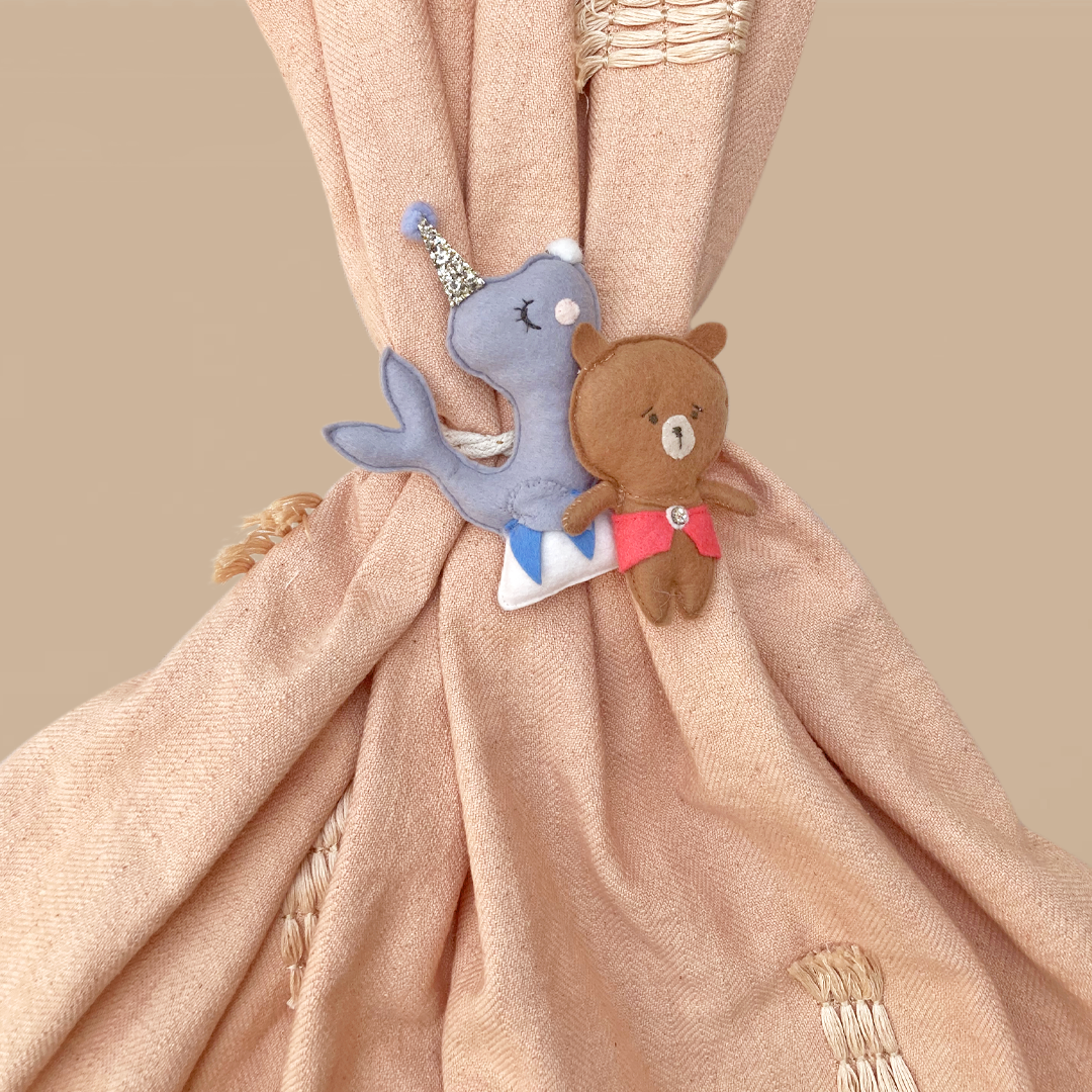 Tie Up - Pantomime Seal&Bear